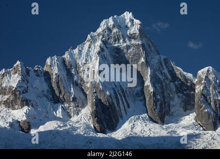 Nevado Taulliraju, Santa Cruz Trek, Cordillera Blanca, Peru Stock Photo ...