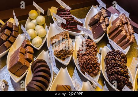 France, Pyrénées-Atlantiques (64), Bayonne, street art in the Saint ...