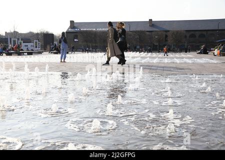 The fountains in Granary Square, in the King's Cross regeneration area ...
