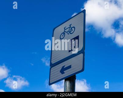 Cycle route sign blue on white Stock Photo - Alamy
