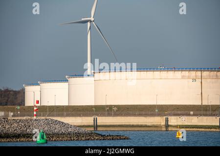 Maasvlakte Olie Terminal, MOT, one of the largest petroleum terminals ...