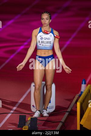 Hannah Williams GB & NI running the first leg of the women’s relay ...