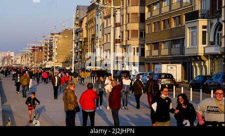 Strollers on the Digue de Mer - Seaside promenade, Malo-les-Bains, Nord ...