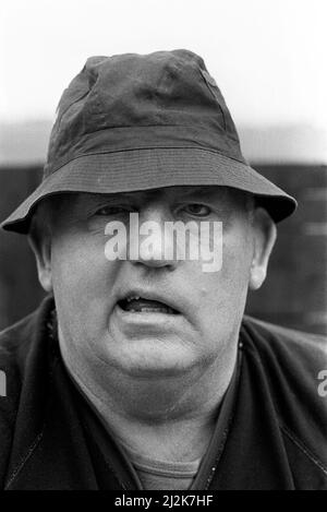 Wrestler Shirley Crabtree alias Big Daddy poses at home, May 1988 Stock ...