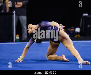 March 31, 2022: California's Mya Lauzon performs her floor routine ...