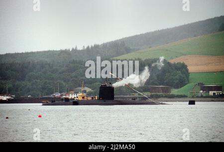 The Churchill class nuclear submarine HMS Conqueror leaves Her Majesty ...
