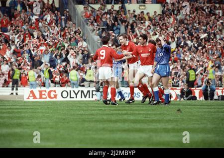 Graeme Sharp (second left) and Everton CEO Denise Barrett-Baxendale in ...