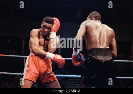 Mike McCallum vs Michael Watson for the WBA middleweight title. Royal ...