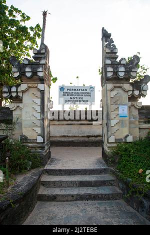 Entrance steps in balinese traditional temple. Indonesian architecture ...