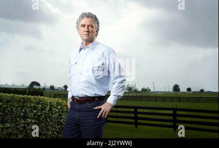 DALLAS PATRICK DUFFY AS BOBBY EWING SHOWER SCENE Stock Photo - Alamy