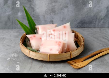 Cantik Manis or Jentik Manis (Kue Pacar Cina) , Cente is Indonesian ...