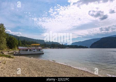 Mara Lake, Beach with houseboat Stock Photo - Alamy