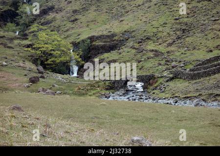 Lingcove Bridge Eskdale Lake district swimming pools and waterfalls ...