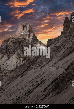Mountain peak Torre dei Scarperi, Schwabenalpenkopf in Sexten Dolomites ...