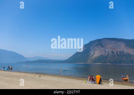 Shuswap Lake at Salmon Arm, sandy beach Stock Photo - Alamy