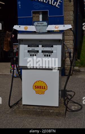 Old fashioned Shell Petrol pump Stock Photo - Alamy