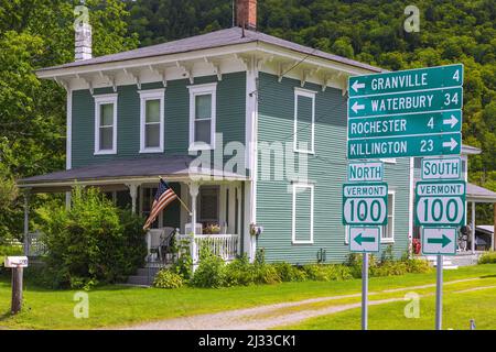 Highway 100, Vermont, road signage Stock Photo - Alamy