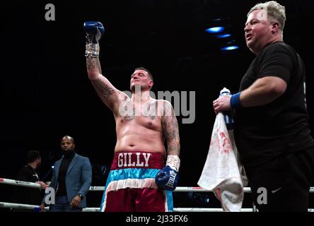 Shane Gill (centre) celebrates victory against Steve Robinson (not ...