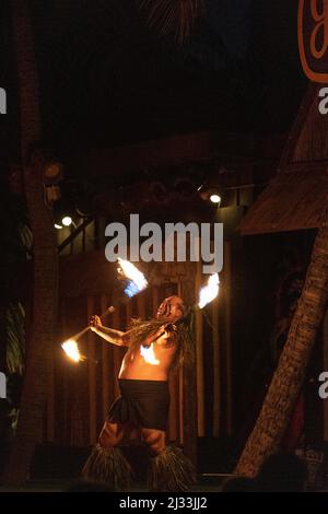 Fire dancer at traditional Hawaiian luau Stock Photo - Alamy