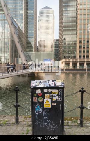 South Quay Footbridge, pedestrian bridge across South Dock, Canary ...