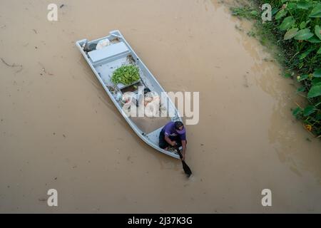Seberang Perai, Penang, Malaysia - Circa Jun 2018: Tug boat carry goods ...