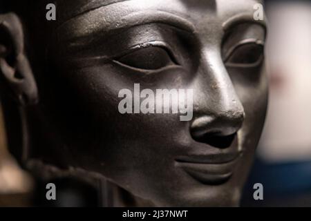 Head of Pharaoh Tuthmosis III, Thebes, New Kingdom, 18th Dynasty ...