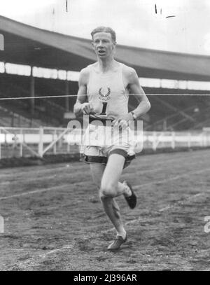 John Edward Lovelock, the New Zealand runner, winning the 1,500 metres ...