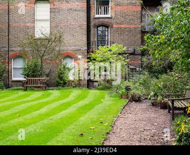 Courtfield Gardens, a locked communal garden in Kensington, London ...