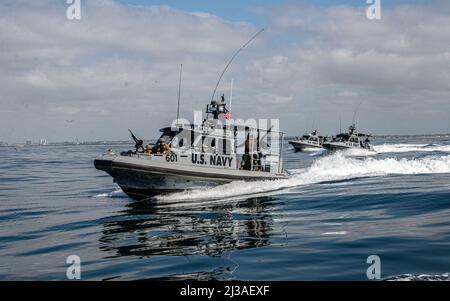 U.S. Navy 34-foot Sea Ark Dauntless patrol boats assigned to Delta ...