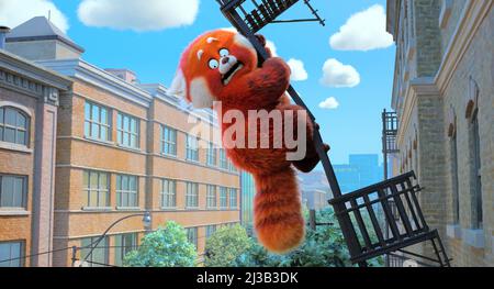 TURNING RED (2022), directed by DOMEE SHI. Credit: Pixar Animation ...