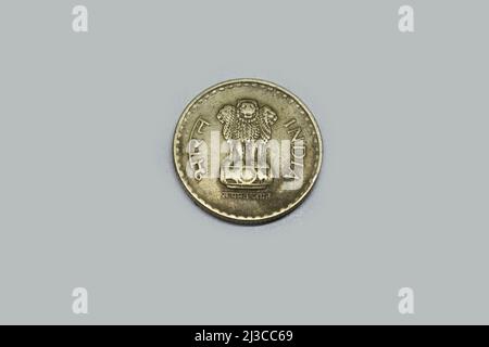 five rupees coins. Indian rupees coins. Indian money Stock Photo - Alamy