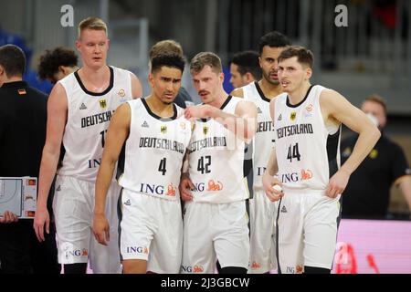 Johannes Thiemann, Andreas Obst (Basketball Nationalmannschaft) lachen ...