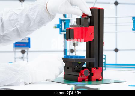 Precision milling and drilling machine in the precision mechanics ...