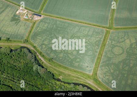 Cropmarks of an Iron Age and Roman settlement, West Northamptonshire ...