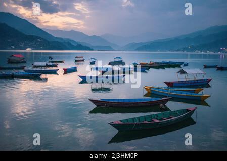 Daily life by the Phewa Lake, Pokhara, Nepal Stock Photo - Alamy