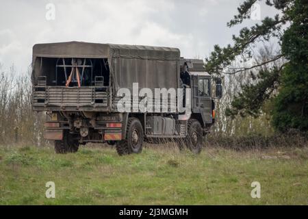 British army MAN SV 4x4 army logistics lorry vehicle truck driving ...