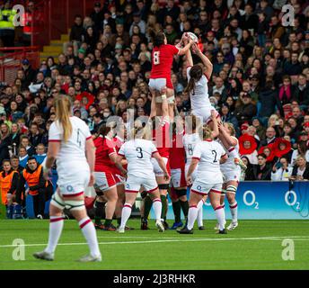 Wales' Sioned Harries during the Women's Rugby World Cup pool A match ...