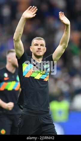 Milan, Italy, 9th April 2022. Denzel Dumfries of FC Internazionale ...