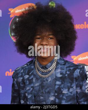 Tyler Gordon arrives at the 2022 Nickelodeon Kid's Choice Awards held ...