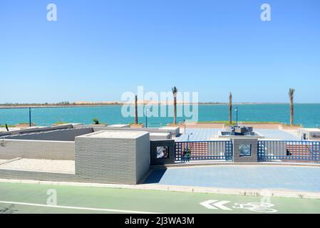 The beautiful waterfront promenade a the Corniche, Abu Dhabi, UAE Stock ...