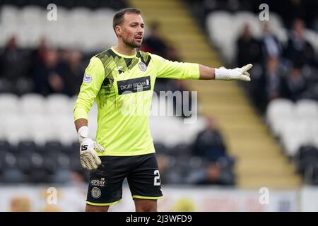 St Mirren goalkeeper Dean Lyness Stock Photo - Alamy