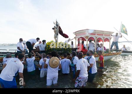Faithful carrying the andor with the image of Jesus Christ at the ...