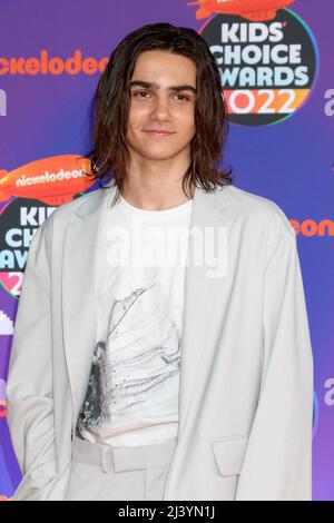 LOS ANGELES - APR 9: Luca Luhan at the 2022 Kids Choice Awards at ...