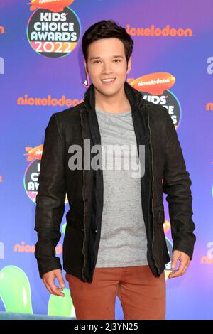 LOS ANGELES - APR 9: Nathan Kress, London Elise Kress at the 2022 Kids ...