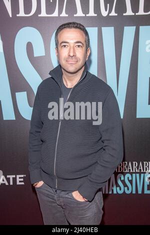 NEW YORK, NEW YORK - APRIL 10: David Alan Basche attends "The ...