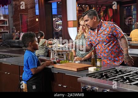 MASTERCHEF JUNIOR, from left: contestant Grayson Price, judges Gordon ...
