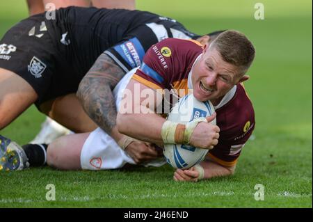 Luke Yates #13 of Huddersfield Giants celebrates his try Stock Photo ...