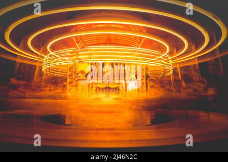 Fairground rides at the annual 'Witney Feast' travelling fun fair Stock ...