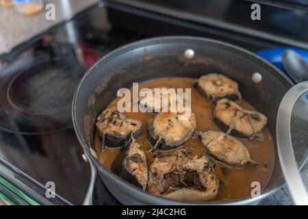 Nigerian fresh fish Peppersoup ready to eat Stock Photo - Alamy