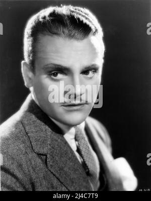 JAMES CAGNEY 1934 Portrait publicity for Warner Bros Stock Photo - Alamy